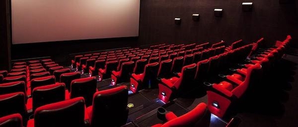 미국인 46% "영화관 안간다"…스트리밍 수요 증가와 티켓값 상승이 원인