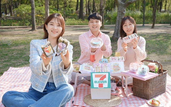 [유통가 투데이] CU 2900원 피자·LF 티피코시 재론칭 外