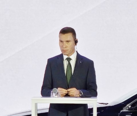 BMW에 1위 내줬지만…벤츠 “숫자 중요하지 않아”