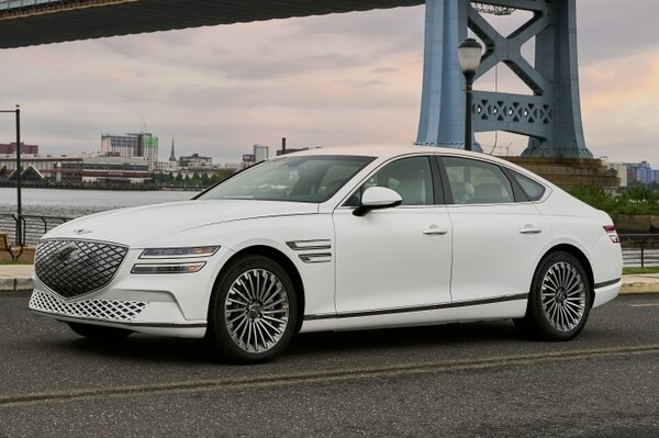 제네시스 ‘G80·GV70’ 전동화 모델, ‘2024 캐나다 올해의 전기차’ 동시 수상