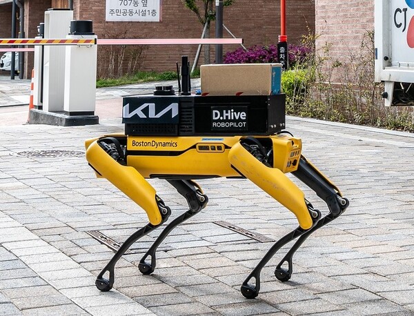 The robot dog ‘Spot’ that widens its stride