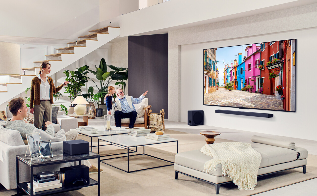 100인치 TV 시장 개화…설레는 삼성·미묘한 LG