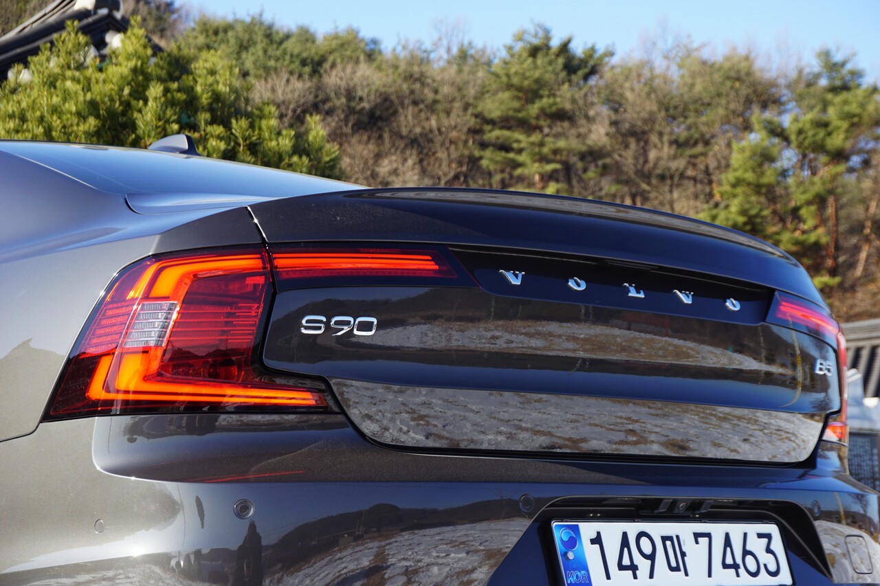 E 세그먼트 생태계 교란종, 볼보 S90 B5 [시승기]