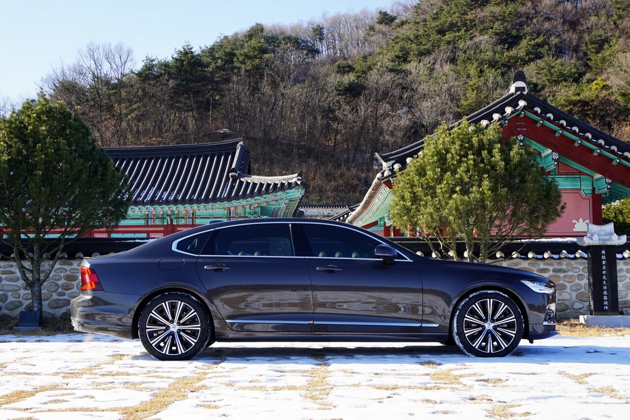 E 세그먼트 생태계 교란종, 볼보 S90 B5 [시승기]