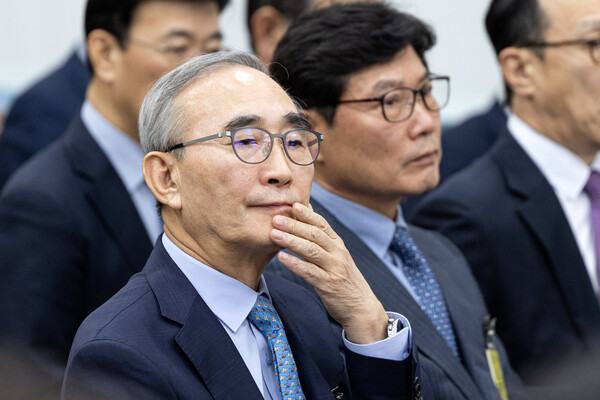Kim Young-seop, CEO of KT, is giving up his second term